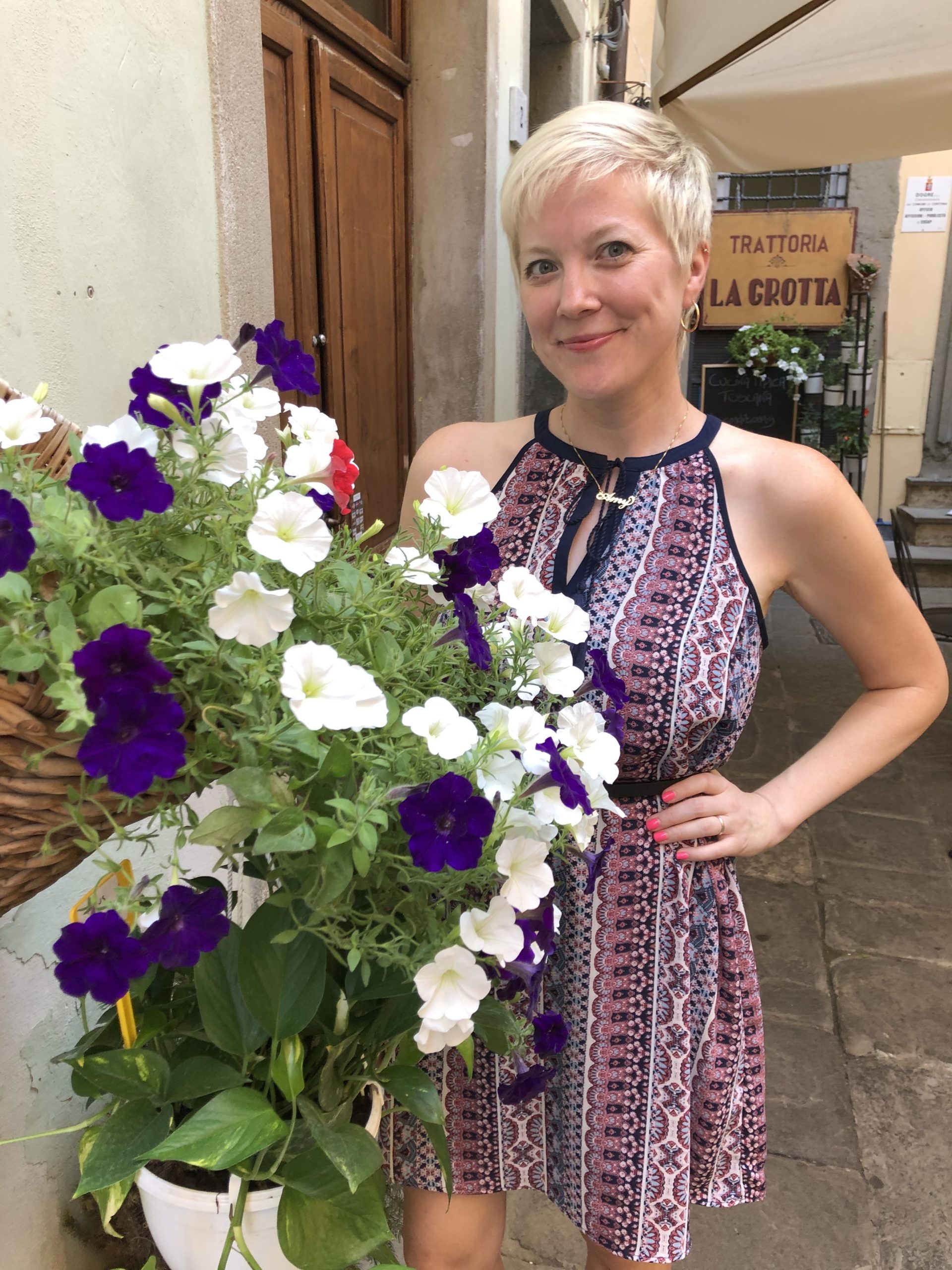 Flipbook artist illustrates what it means to ‘flatten the curve’ - The Den